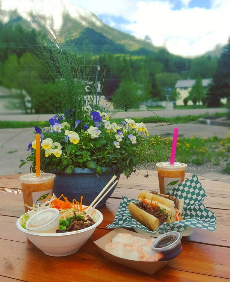 Fernie Food Trucks » Hotel in Fernie, BC - Red Tree Lodge